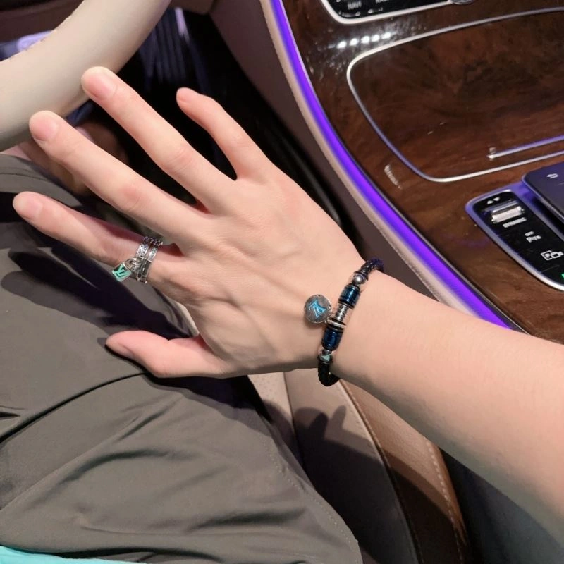 Top mirror Louis Vuitton Bracelets