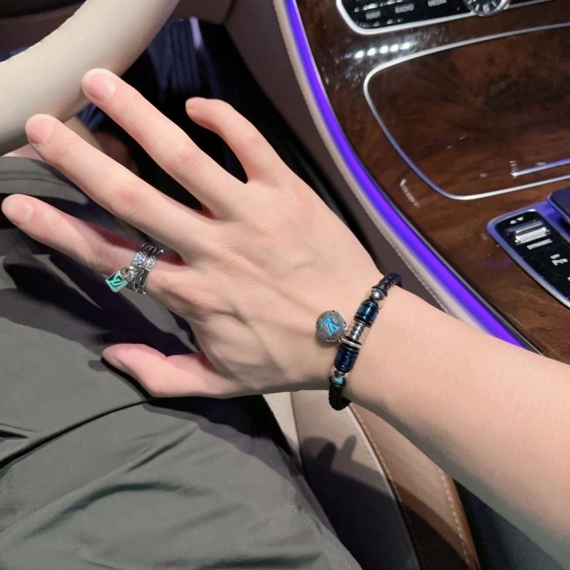 Top mirror Louis Vuitton Bracelets