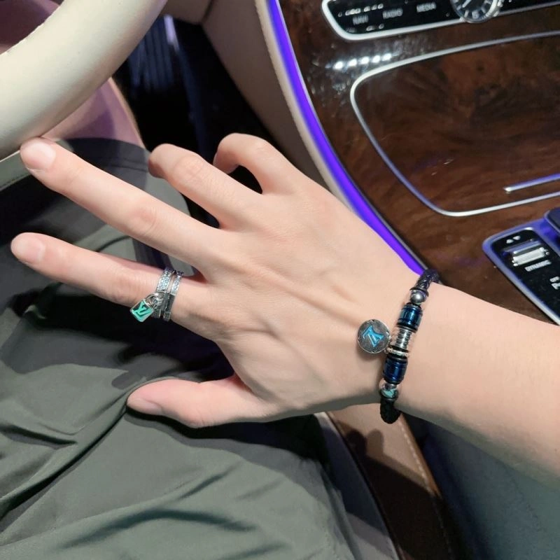 Top mirror Louis Vuitton Bracelets