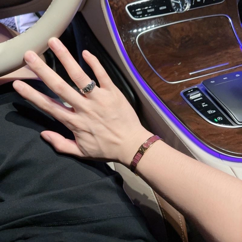 Brand-authenticated Louis Vuitton Bracelets