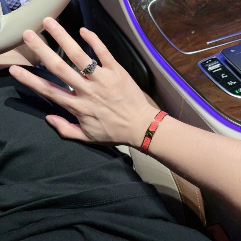 Official Louis Vuitton Bracelets