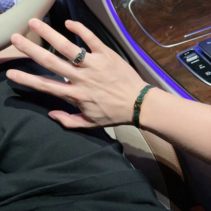 Cut-rate Louis Vuitton Bracelets