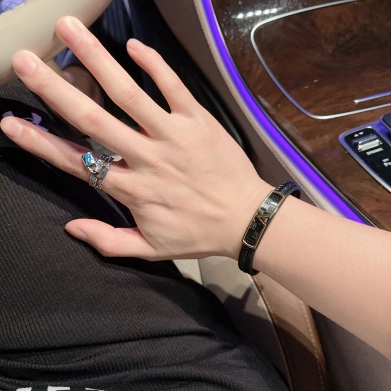 Top match Louis Vuitton Bracelets