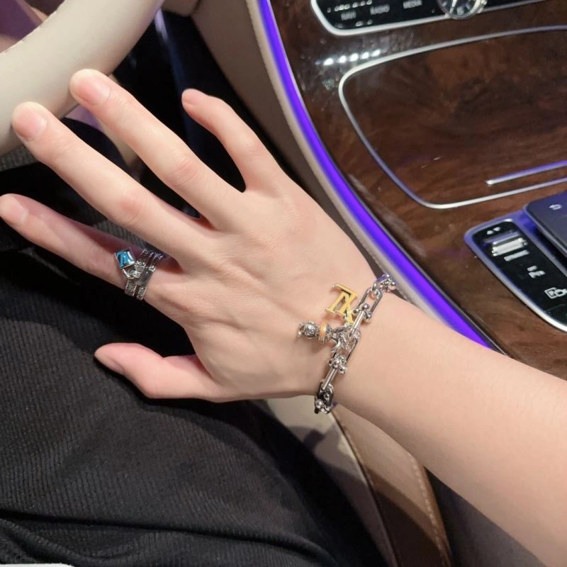 Top mirror Louis Vuitton Bracelets