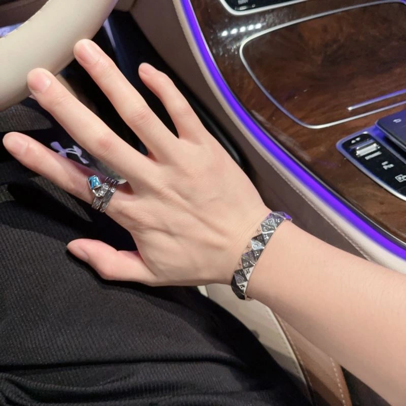 Discounted Louis Vuitton Bracelets