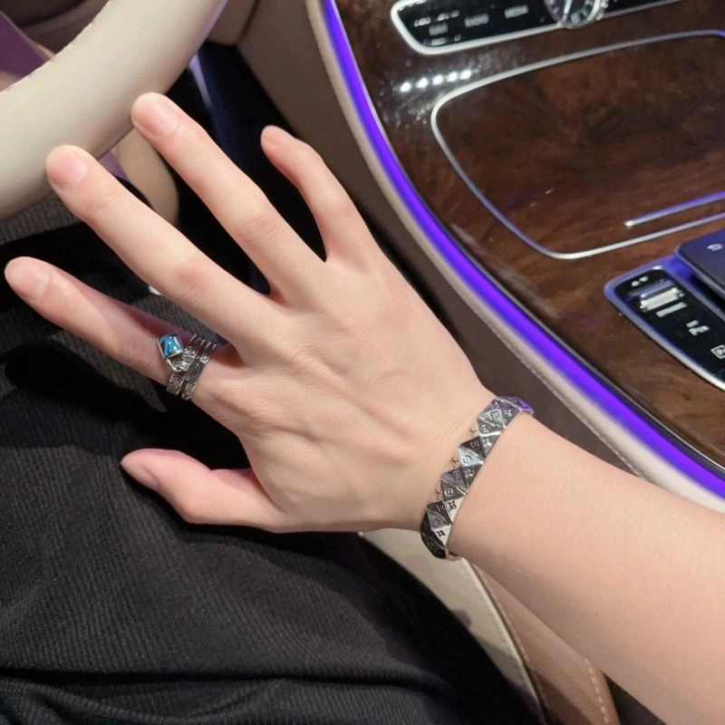 Discounted Louis Vuitton Bracelets