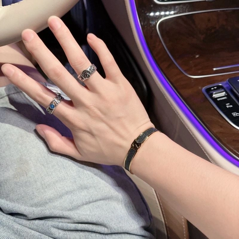 Discounted Louis Vuitton Bracelets