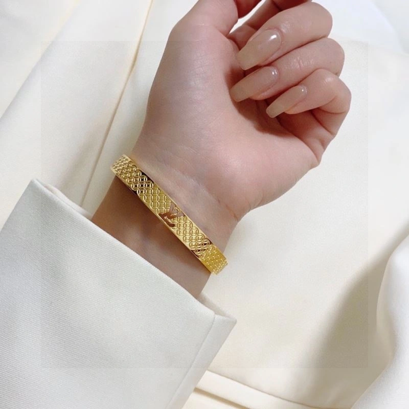 High accuracy Louis Vuitton Bracelets