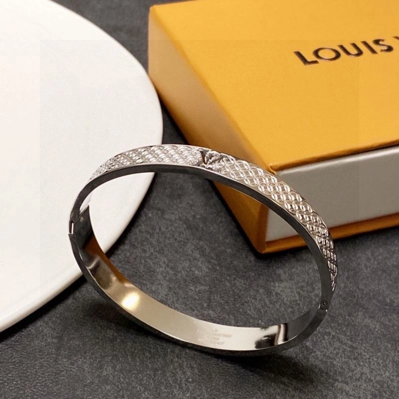 High accuracy Louis Vuitton Bracelets