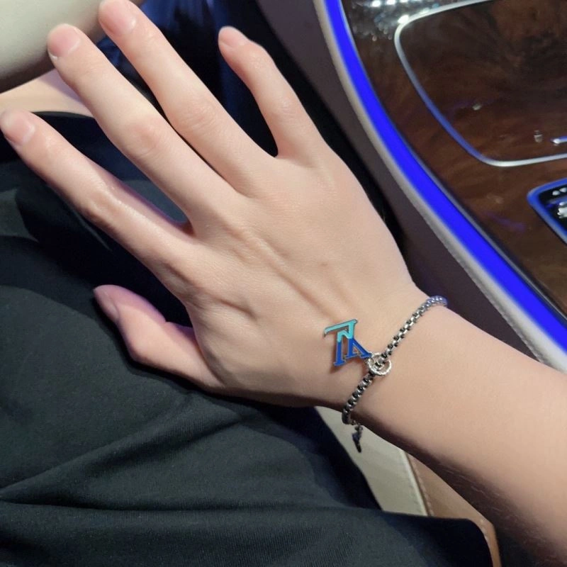 Precise copy Louis Vuitton Bracelets