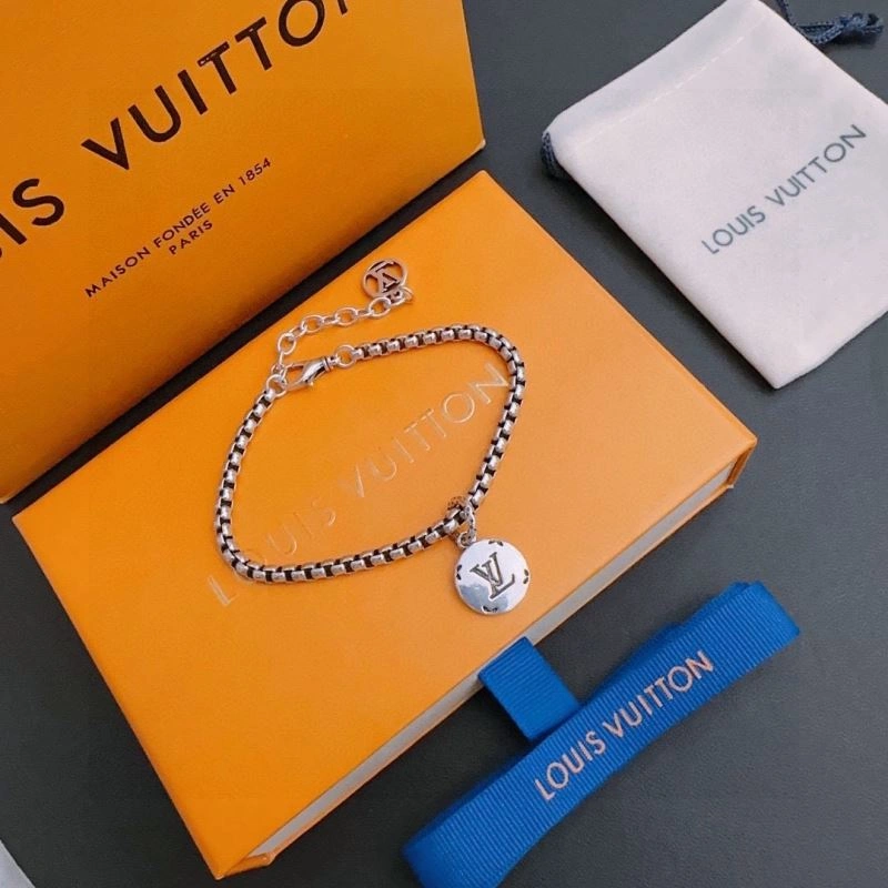 Top mirror Louis Vuitton Bracelets