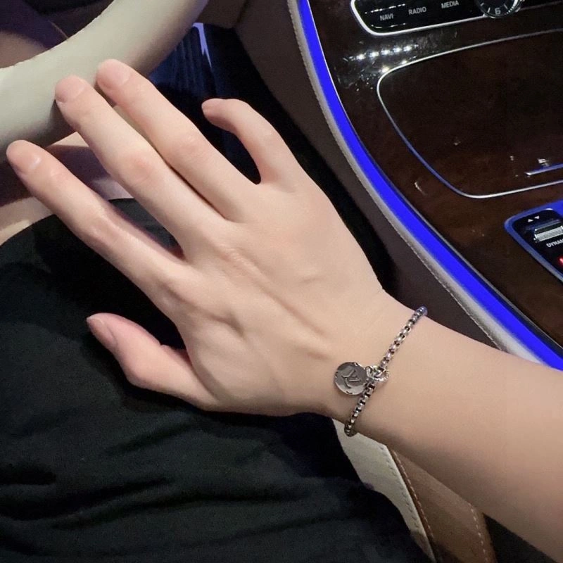 Top mirror Louis Vuitton Bracelets