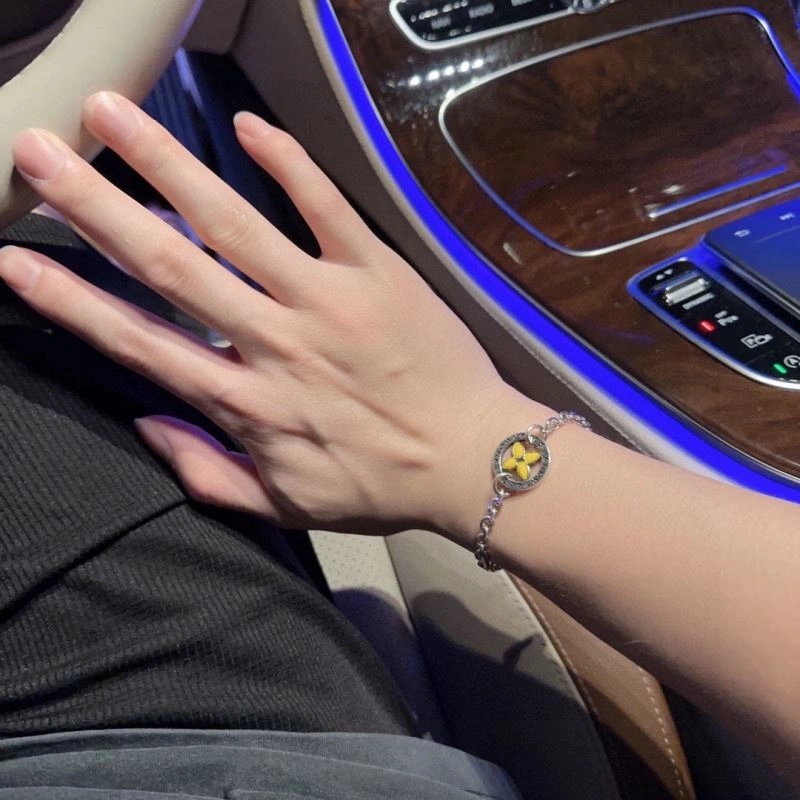 1:1 copy Louis Vuitton Bracelets