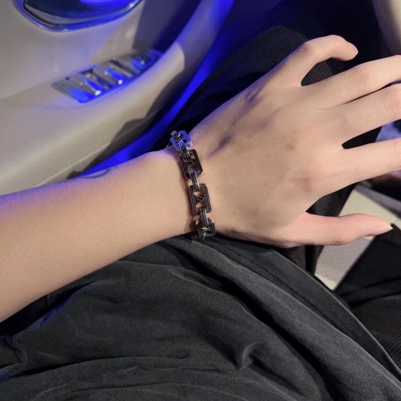 Accurate model Louis Vuitton Bracelets