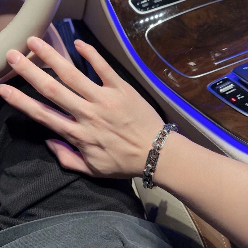 Accurate model Louis Vuitton Bracelets