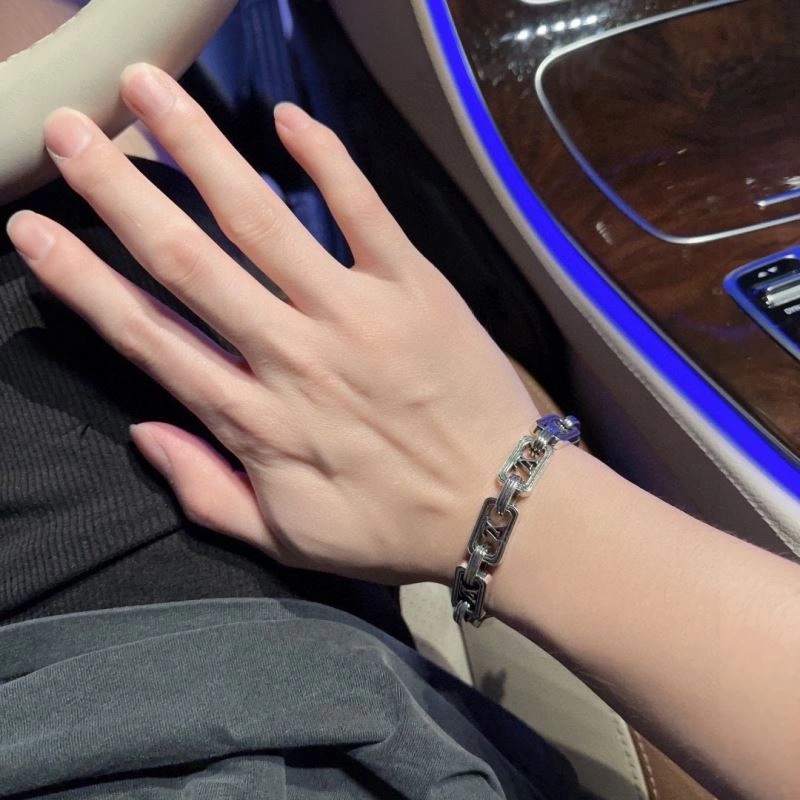 Accurate model Louis Vuitton Bracelets
