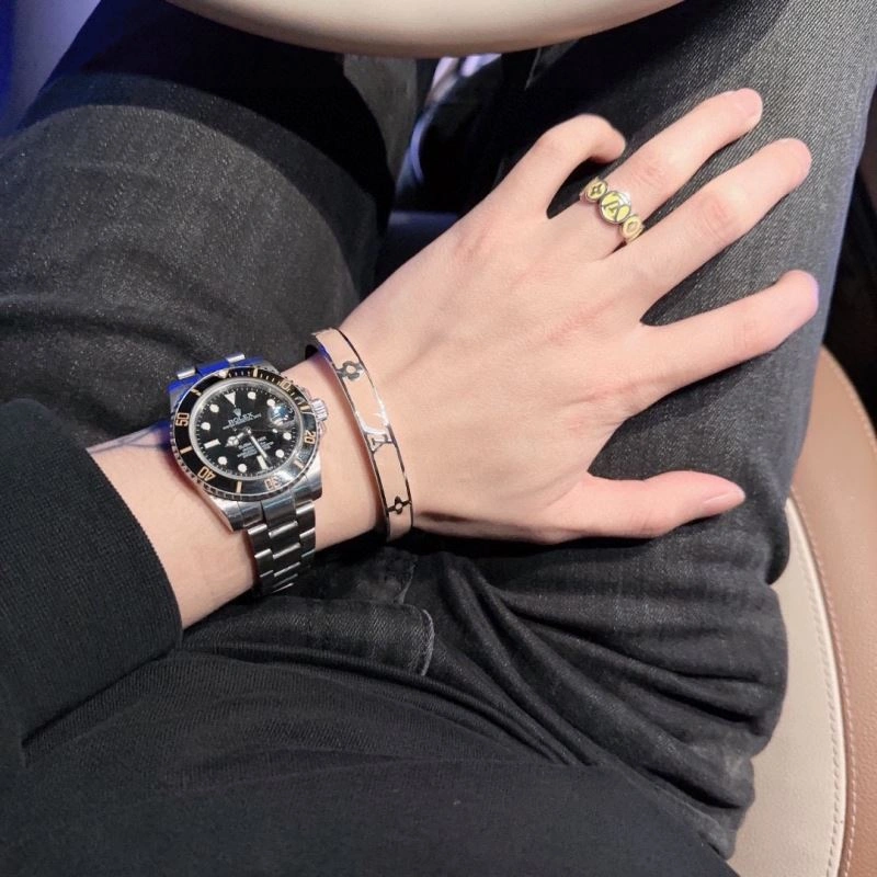 Perfect replica Louis Vuitton Bracelets