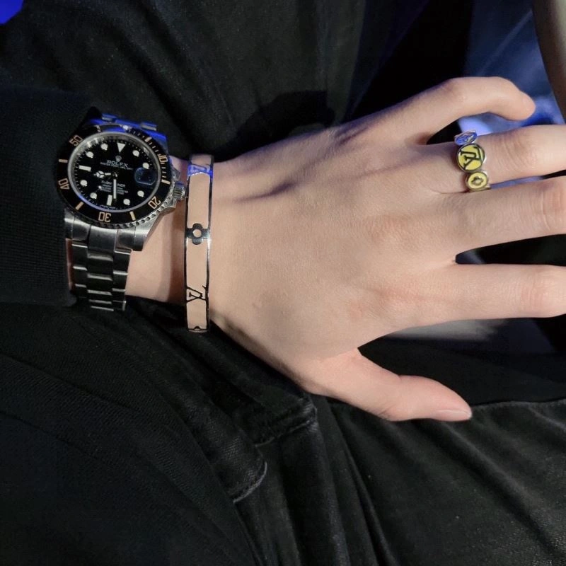 Perfect replica Louis Vuitton Bracelets