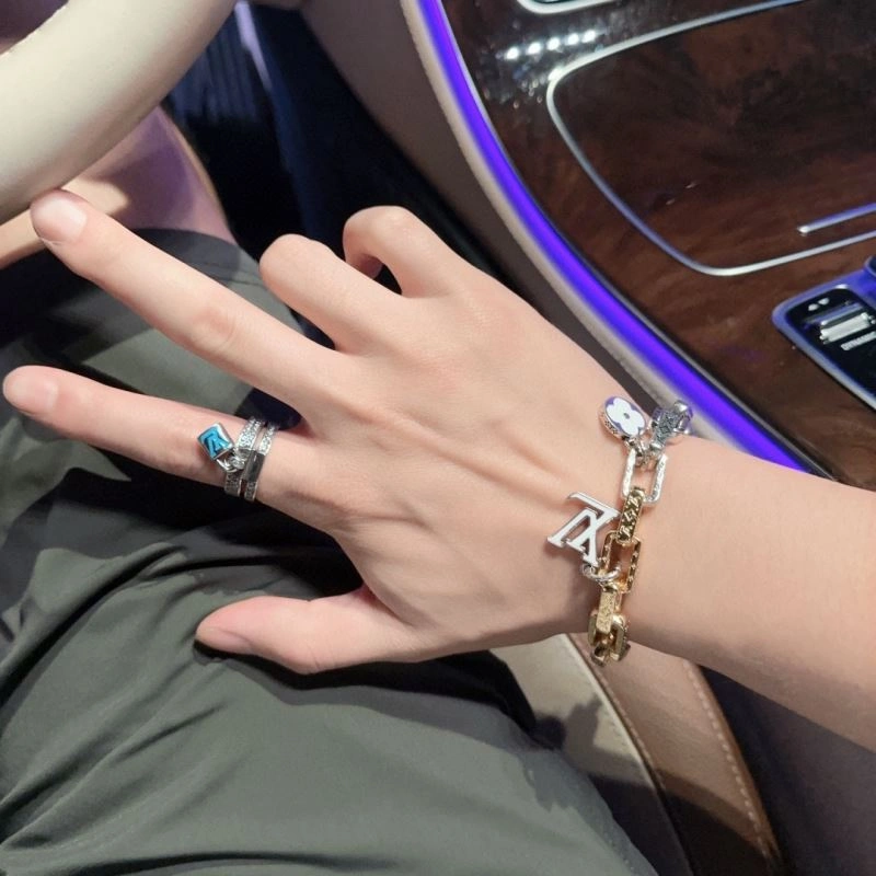 High accuracy Louis Vuitton Bracelets