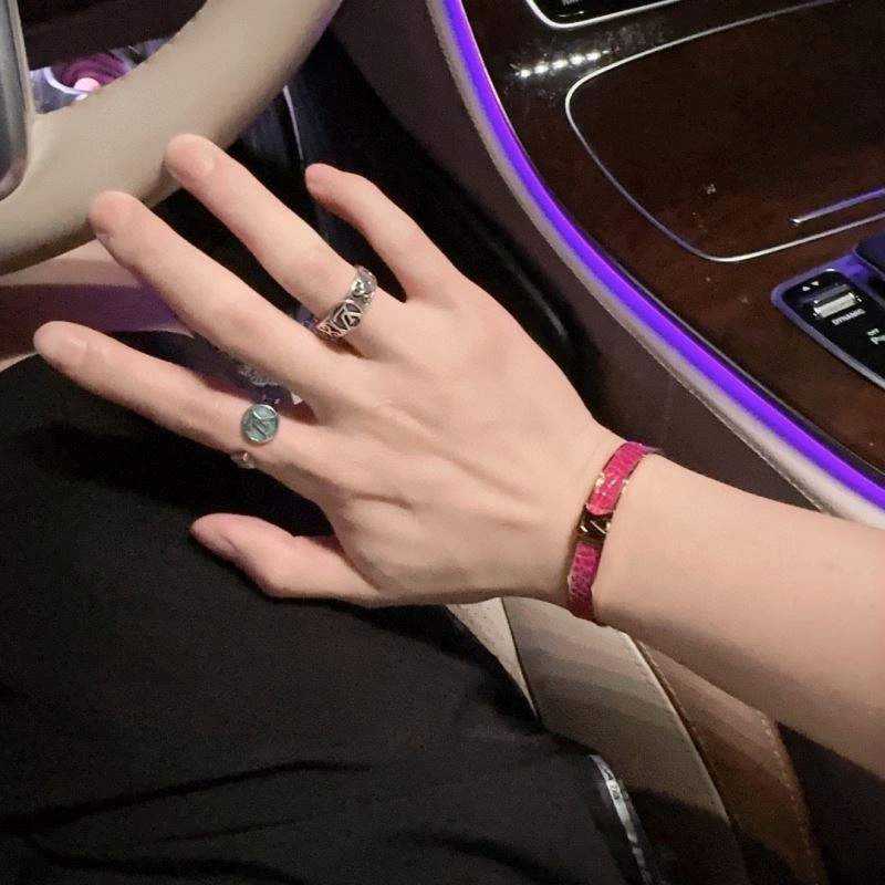 1:1 copy Louis Vuitton Bracelets