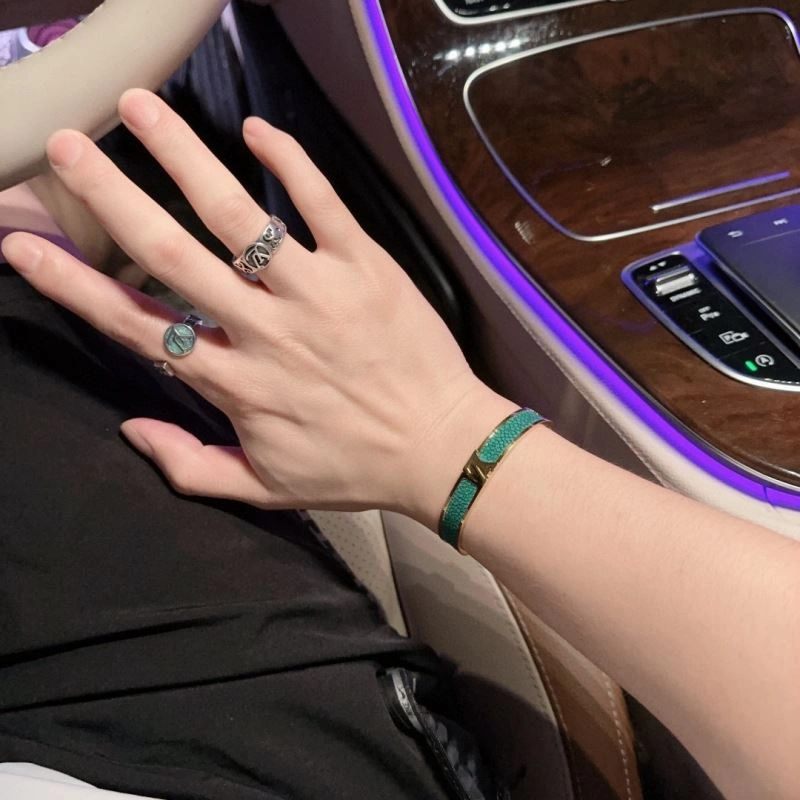 Factory-made Louis Vuitton Bracelets