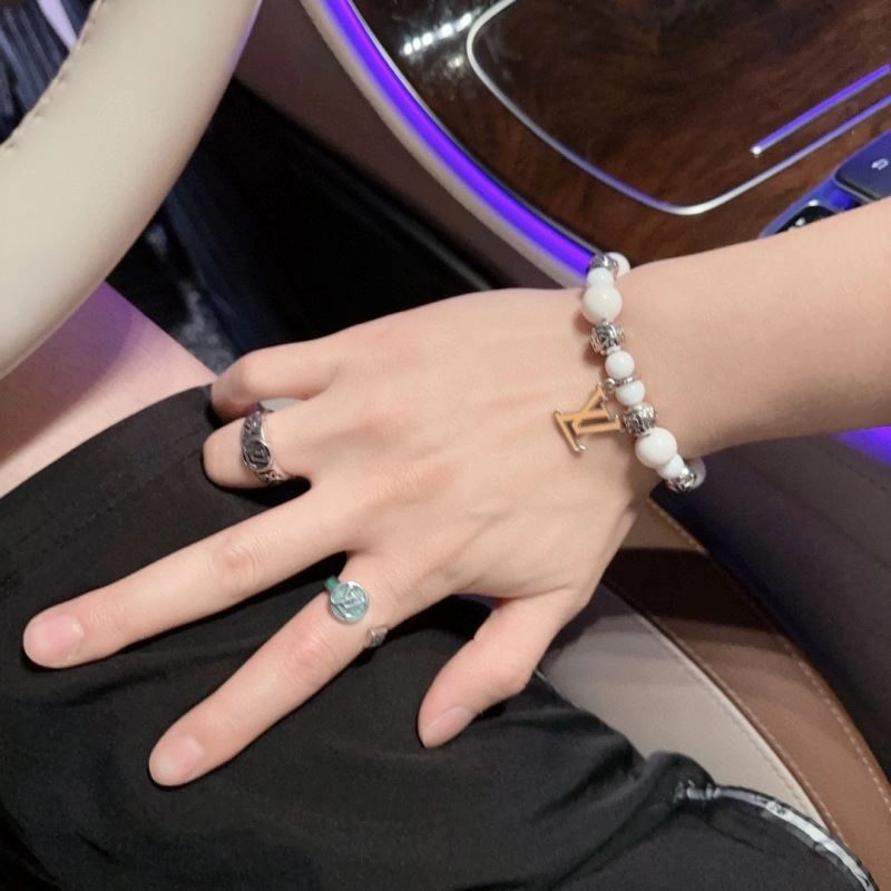Inexpensive Louis Vuitton Bracelets
