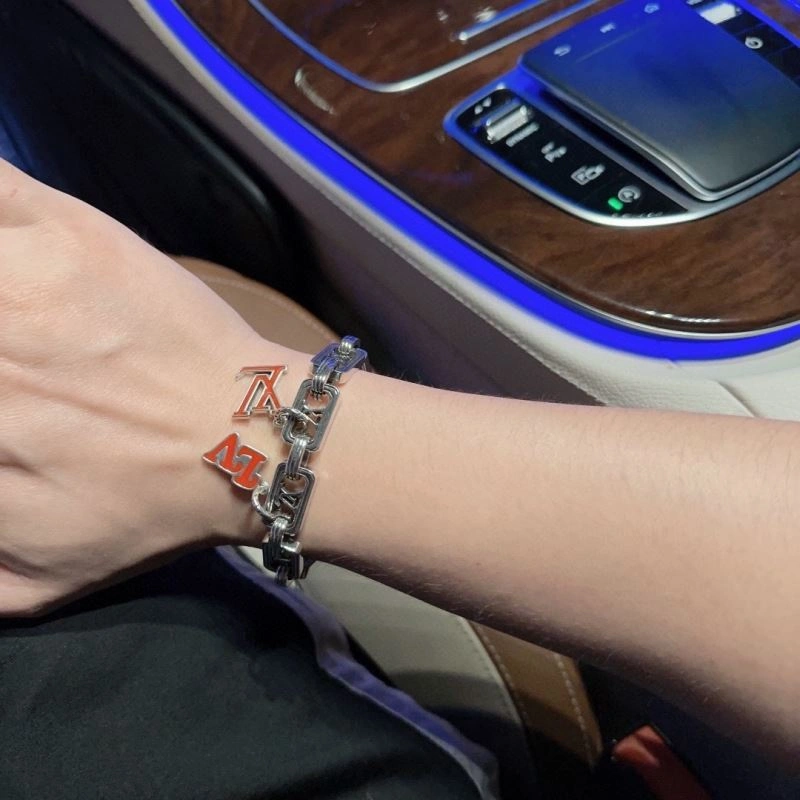 Inexpensive Louis Vuitton Bracelets