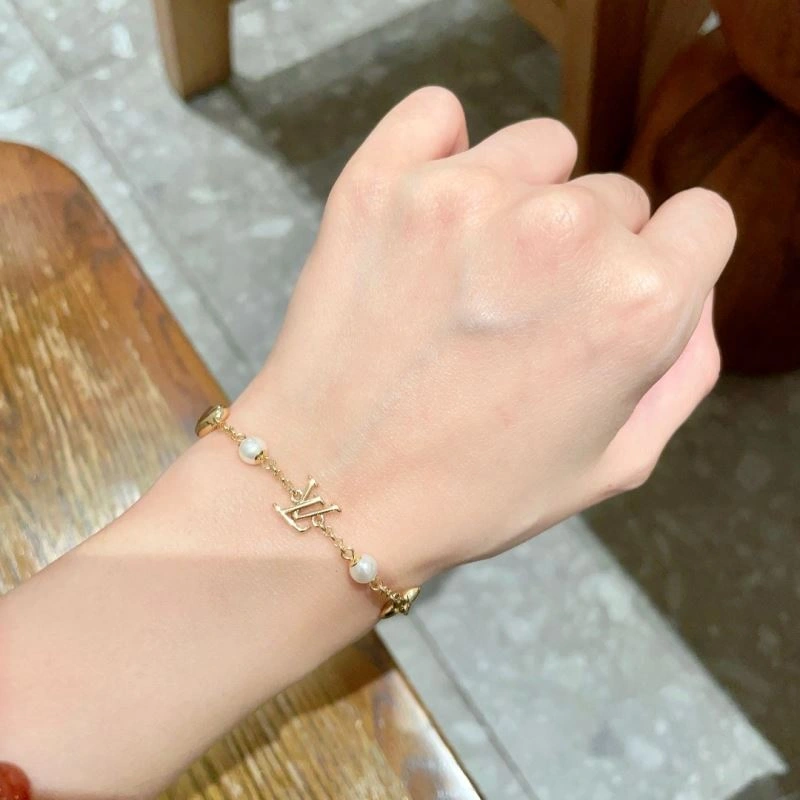 Accurate model Louis Vuitton Bracelets