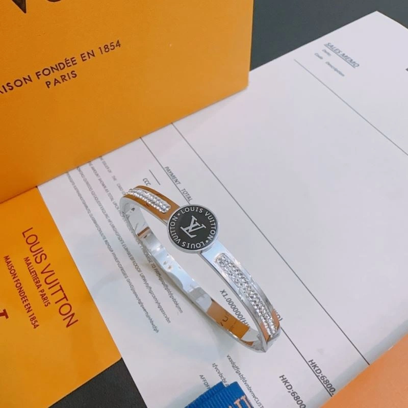 Low-cost Louis Vuitton Bracelets