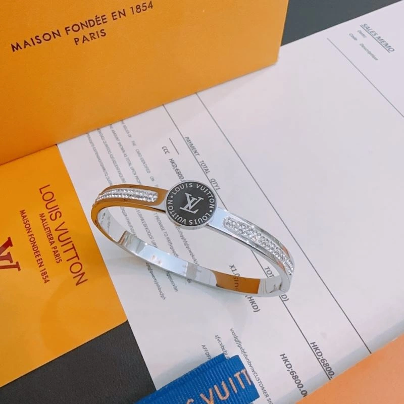 Low-cost Louis Vuitton Bracelets