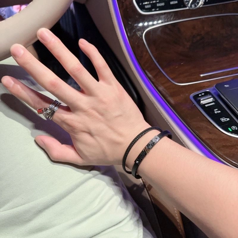 Precise copy Louis Vuitton Bracelets