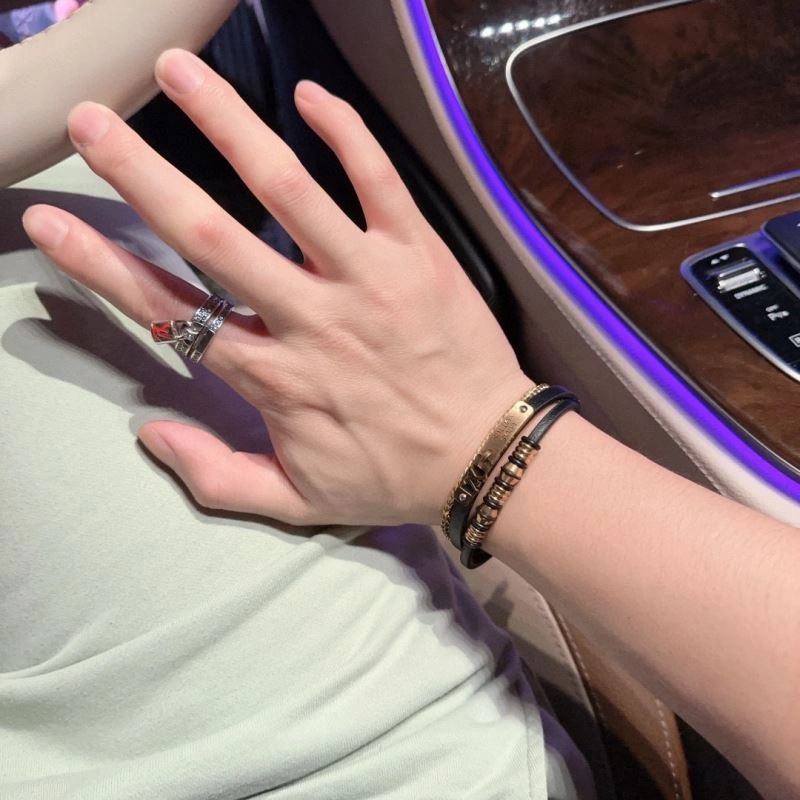 1:1 copy Louis Vuitton Bracelets
