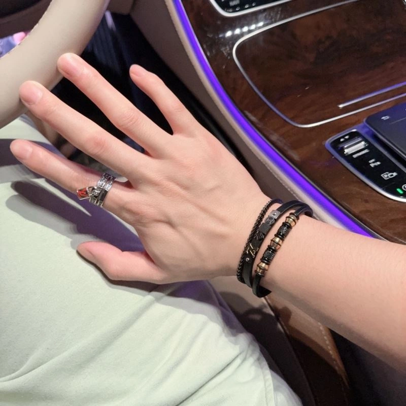 High fidelity Louis Vuitton Bracelets