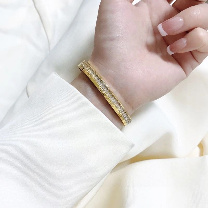 Cut-rate Louis Vuitton Bracelets