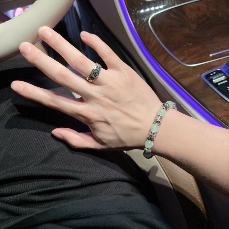 Low-cost Louis Vuitton Bracelets