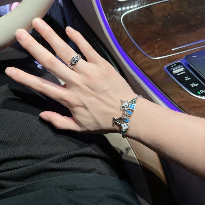 Precise copy Louis Vuitton Bracelets
