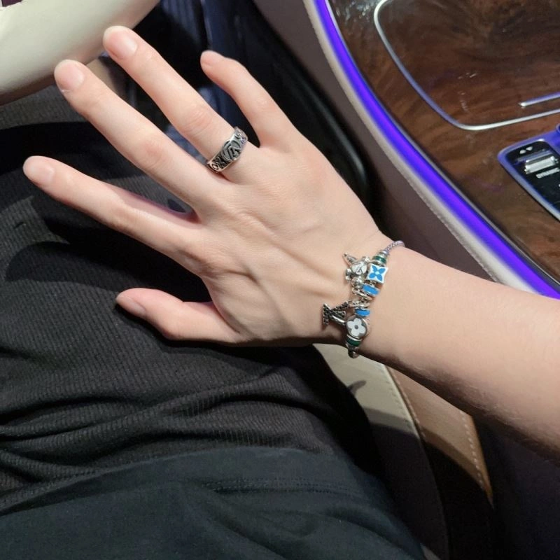 Precise copy Louis Vuitton Bracelets