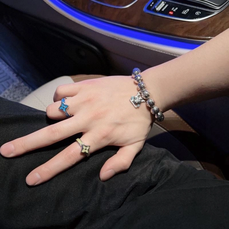 Low-cost Louis Vuitton Bracelets