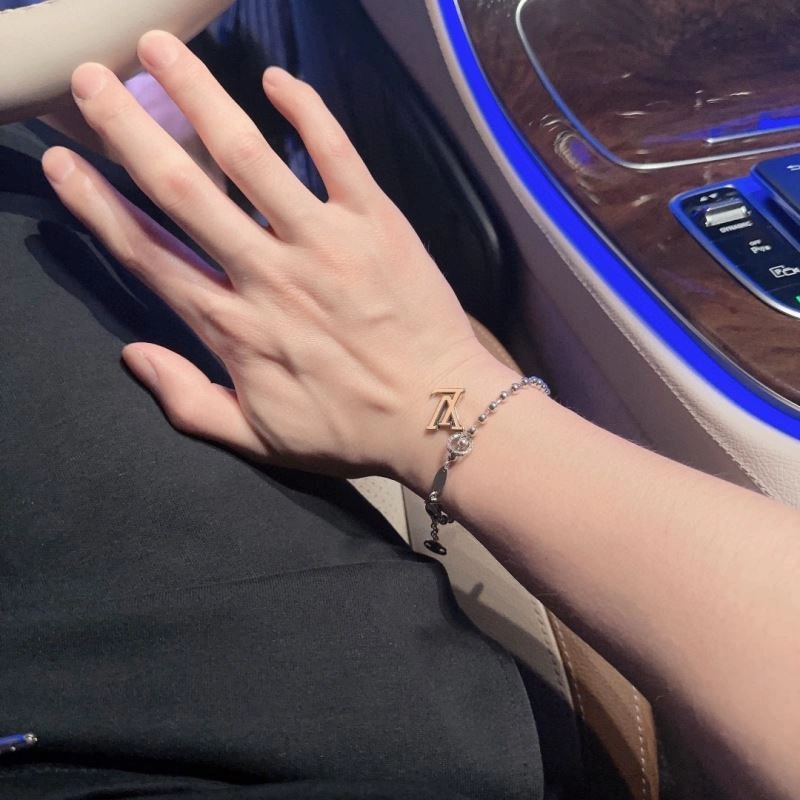1:1 copy Louis Vuitton Bracelets