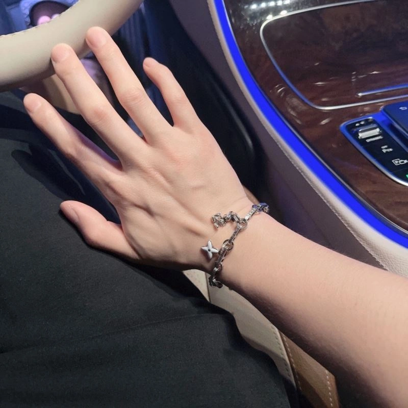 1:1 copy Louis Vuitton Bracelets
