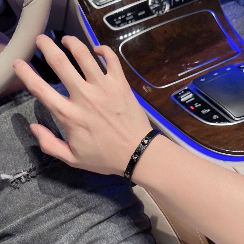 Bargain Louis Vuitton Bracelets