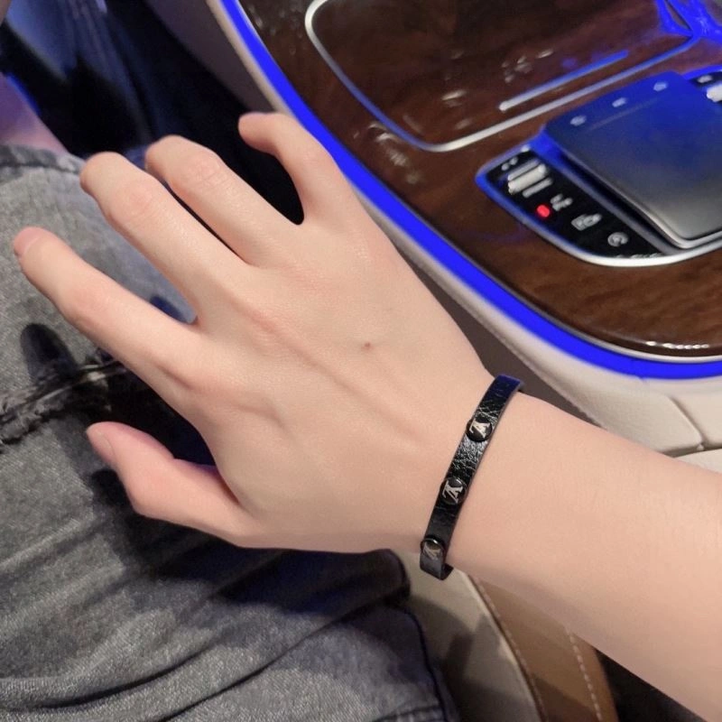 Bargain Louis Vuitton Bracelets