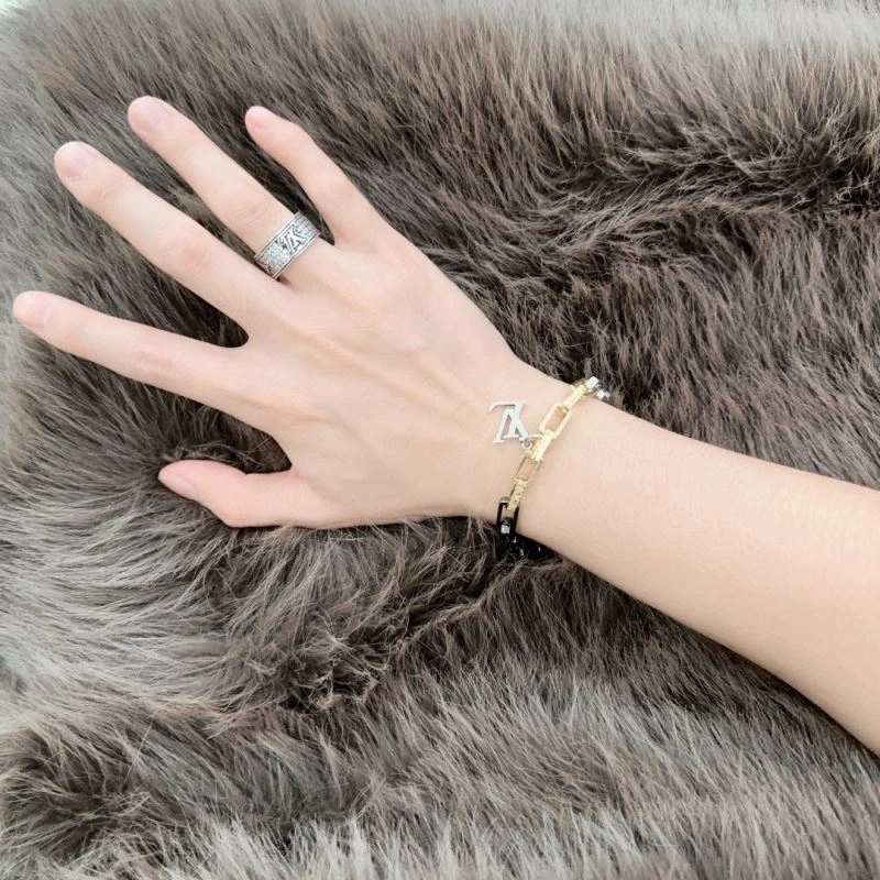 Low-cost Louis Vuitton Bracelets