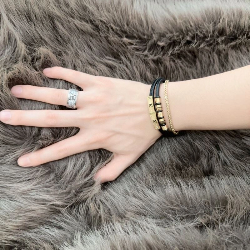 Bargain Louis Vuitton Bracelets