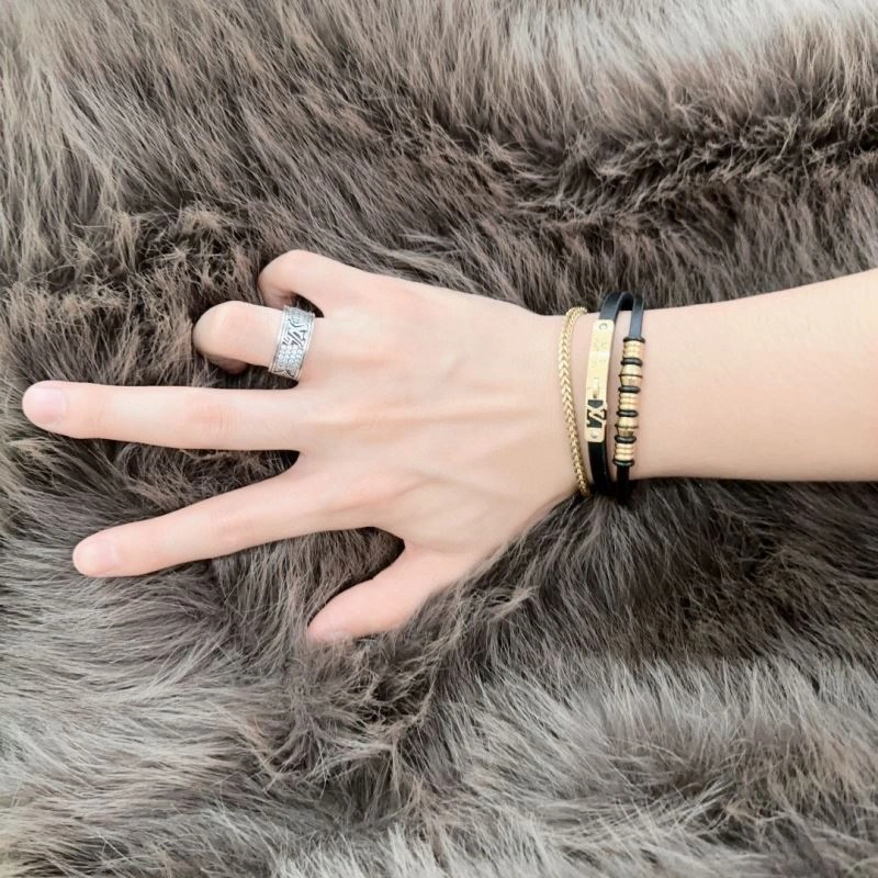Real Louis Vuitton Bracelets