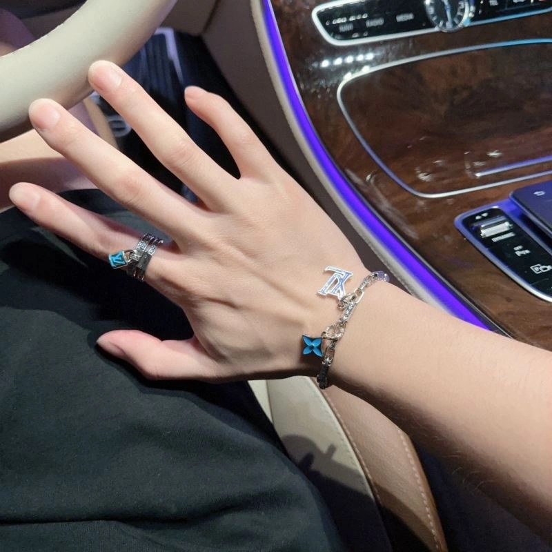 Precise copy Louis Vuitton Bracelets