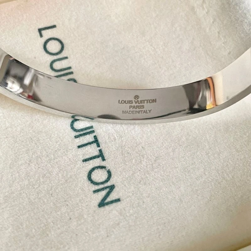Top mirror Louis Vuitton Bracelets