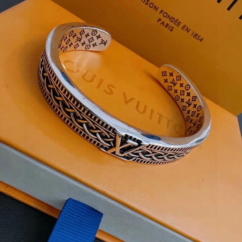 High accuracy Louis Vuitton Bracelets