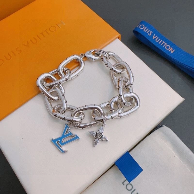 Top mirror Louis Vuitton Bracelets