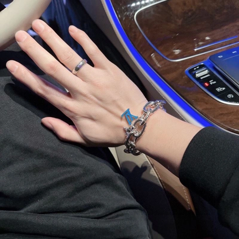 Top mirror Louis Vuitton Bracelets
